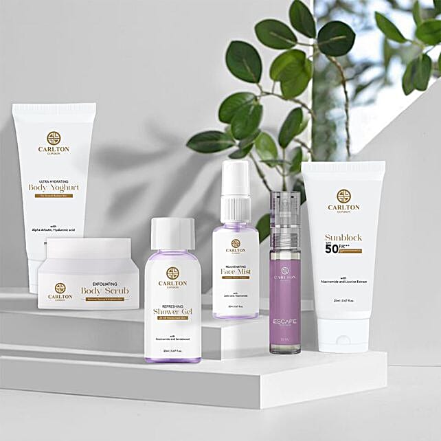 Buy/Send Travel Beauty Kit For Her Online- FNP