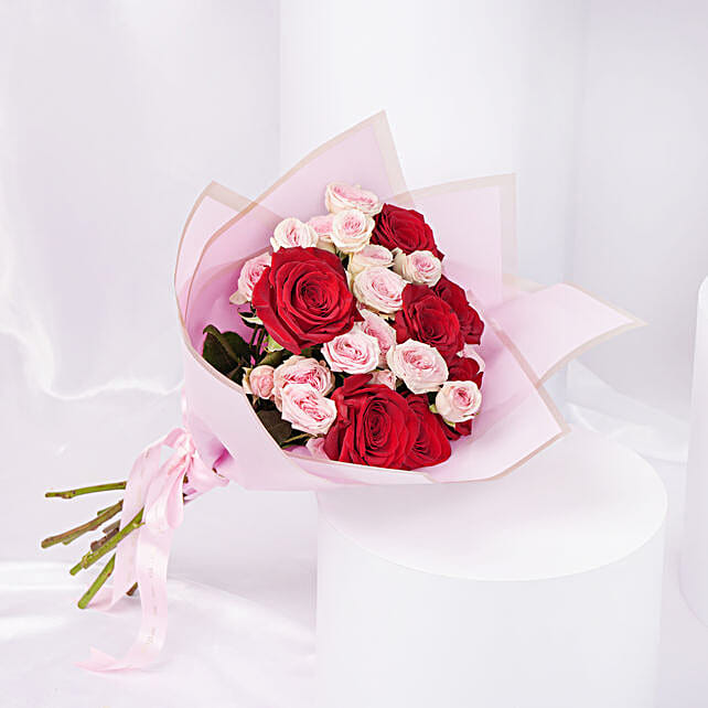 Elegant Duo Of Roses Bouquet uae | Gift Elegant Duo Of Roses Bouquet- FNP